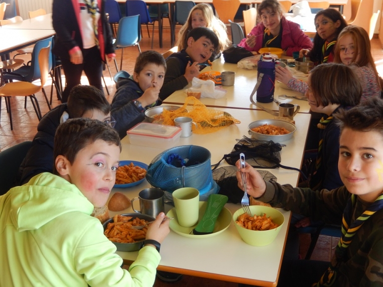 comida no campamento - Grupo Scout ILEX 695